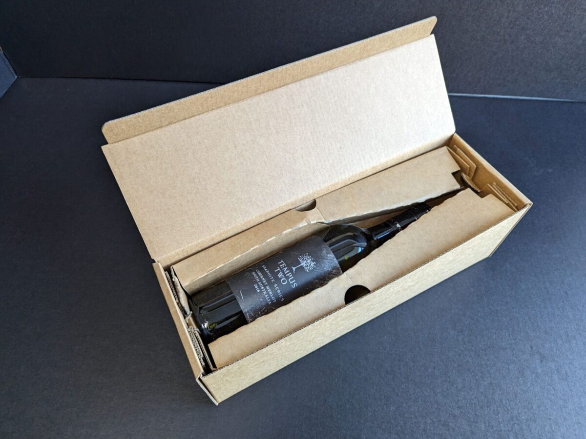 1 Bottle Wine International Mailer & Divider Set - Brown or White ...