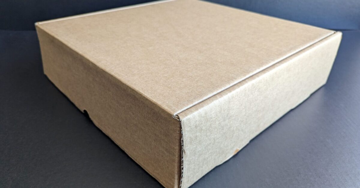 Extra Large Mailer Box 400 x 400 x 105 Brown or White