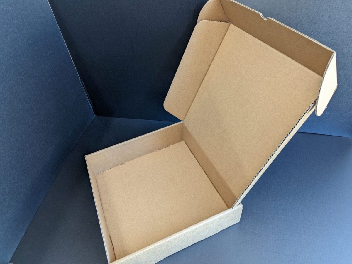Extra Large Mailer Box 400 x 400 x 105 Brown or White
