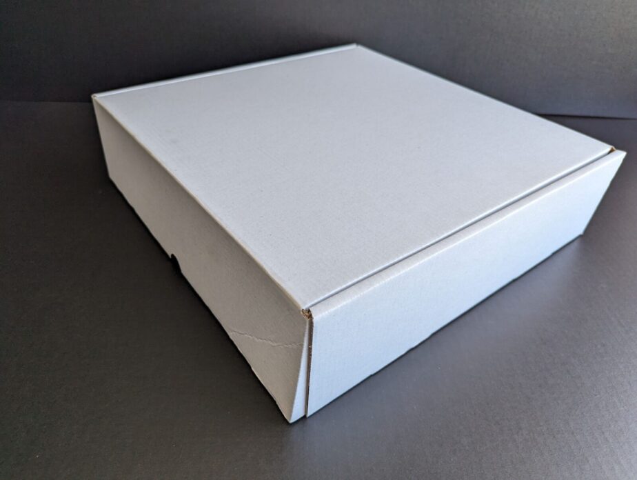 Extra Large Mailer Box 400 x 400 x 105 Brown or White