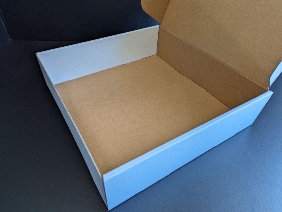 Extra Large Mailer Box 400 x 400 x 105 Brown or White